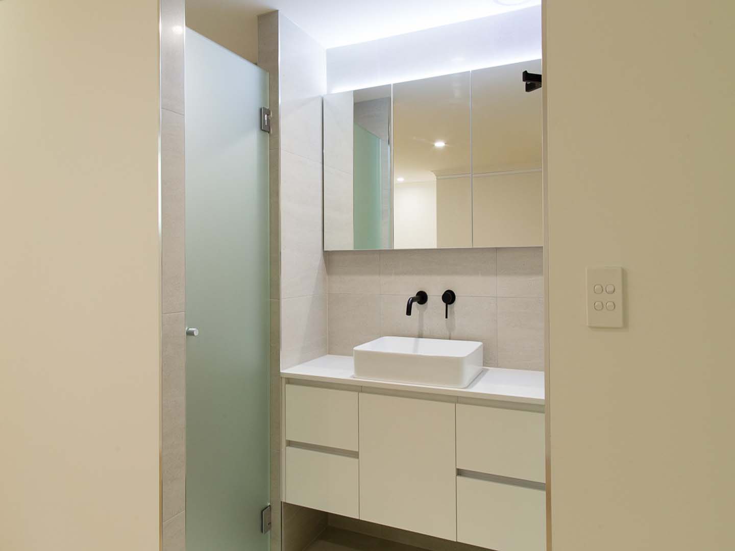 Civic Shower Screens And Wardrobes | Hinged Frameless ShowerScreens